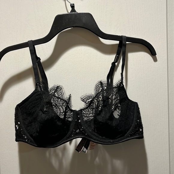 Victoria's Secret | Intimates & Sleepwear | Beautiful Lace Bra With ...